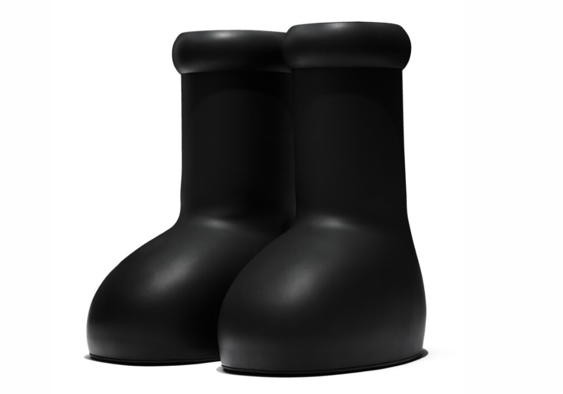 Ya vienen las MSCHF Big Red Boot "Black" | Desempacados